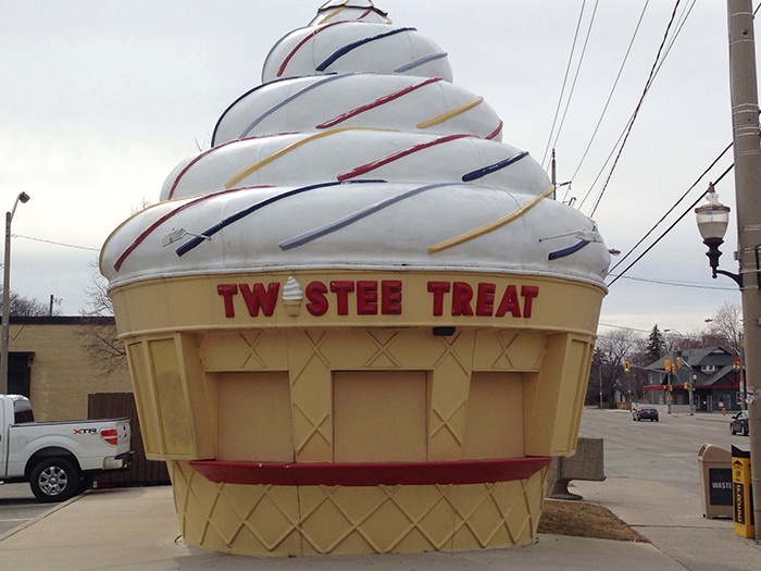 10 Buildings shaped like objects