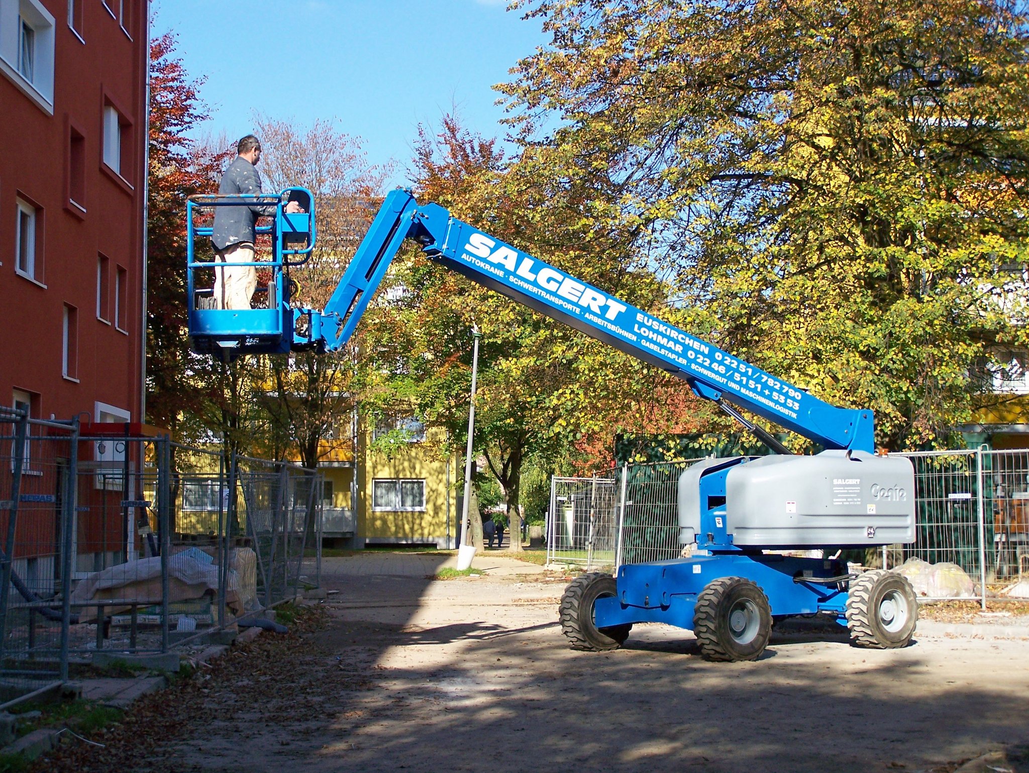 Comparing Facade Access Solutions and Building Maintenance Units ...